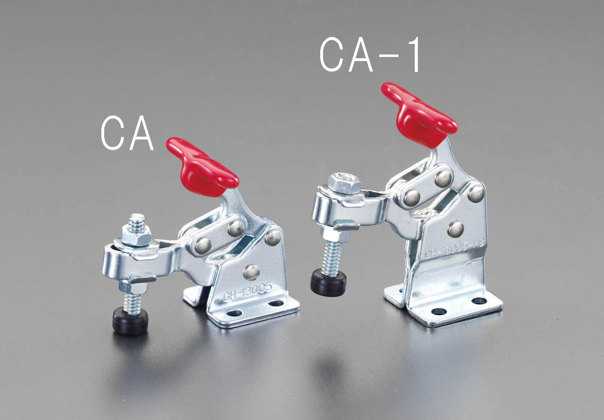 ●クランプ部…ネオプレンキャップ●本体材質…スチール、亜鉛メッキ●サイズ…26(W)×57(L)×48(H)mm●取付金具サイズ…26×26.2mm●取付穴…φ4.4×4箇所●重量…86g垂直レバー・下方押え型ハイベースタイプ0000120...