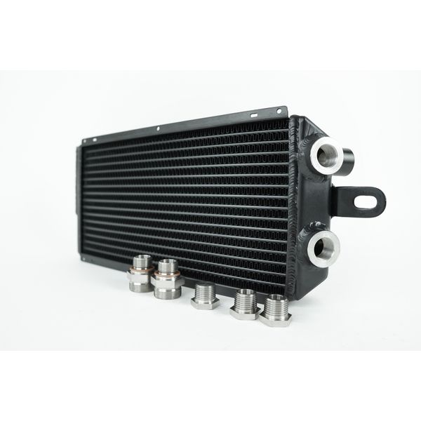 CSF 65-89 Porsche 911 / 930 OEM+ High-Performance Oil Coolerメーカー：CSFメーカー品番：8168・掲載画像は、カタログより抜粋した参考画像となっております。ご不安な場合は、メーカ...