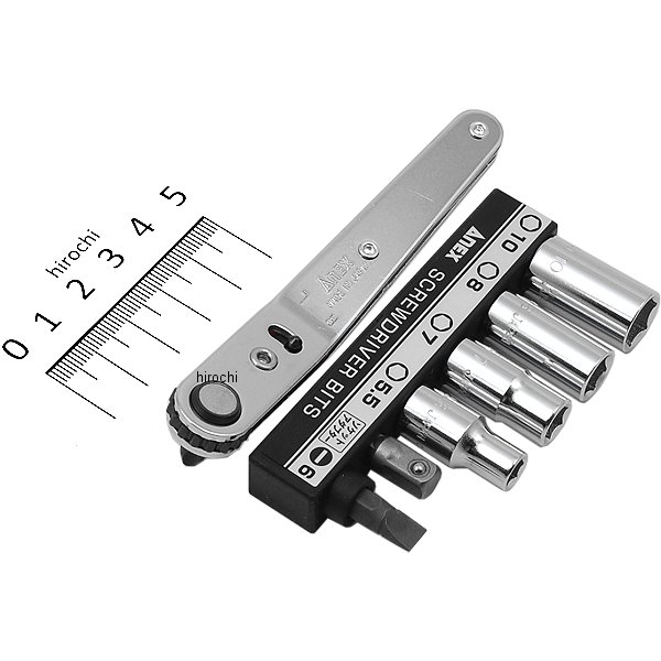 ●(セット内容)…8点●ラチェットハンドル…110mm●ビット…(+)＃2、(-)6mm●ソケット（6角）…5.5・7・8・10mm●六角シャンク…1/4”ソケットアダプターラチェット左右切替式ハンドル差込部にマグネット付000012073...