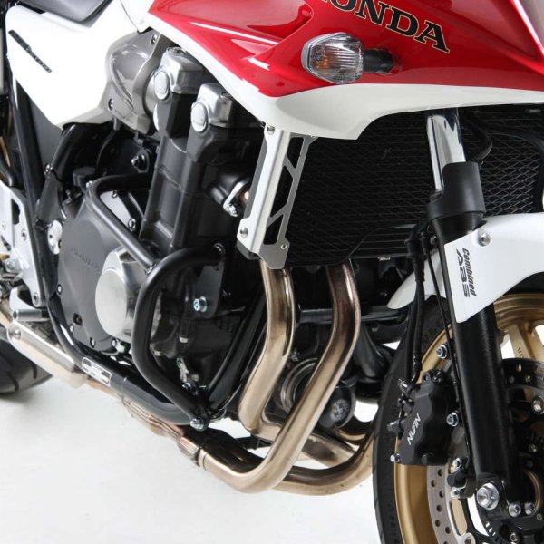 10年-13年 ホンダ CB1300SF10年-13年 ホンダ CB1300SB素材：スチール色：ブラック※取り付けには多少の加工が必要な場合があります。※エンジンガードは転倒時の損傷を軽減することを目的としておりますが、車体の損傷全てを保...