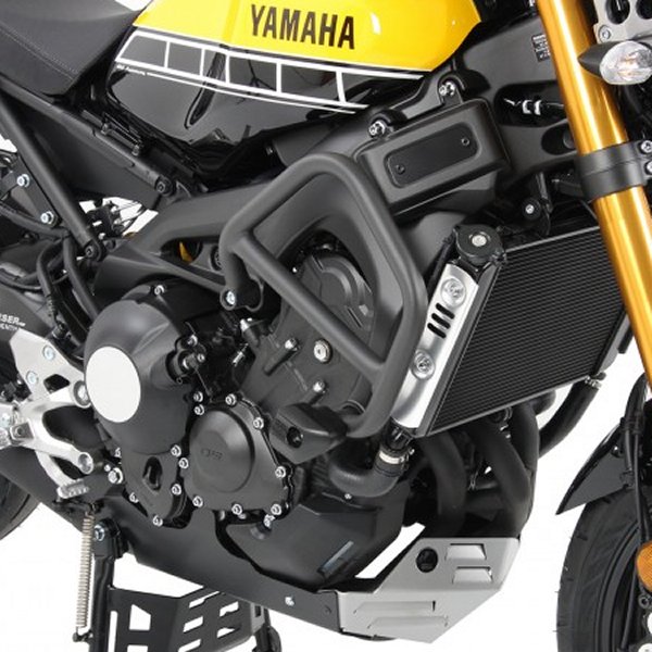 14年-19年 ヤマハ XSR900素材：スチール色：アンスラサイト※取り付けには多少の加工が必要な場合があります。※エンジンガードは転倒時の損傷を軽減することを目的としておりますが、車体の損傷全てを保証するものではございません。また転倒に...