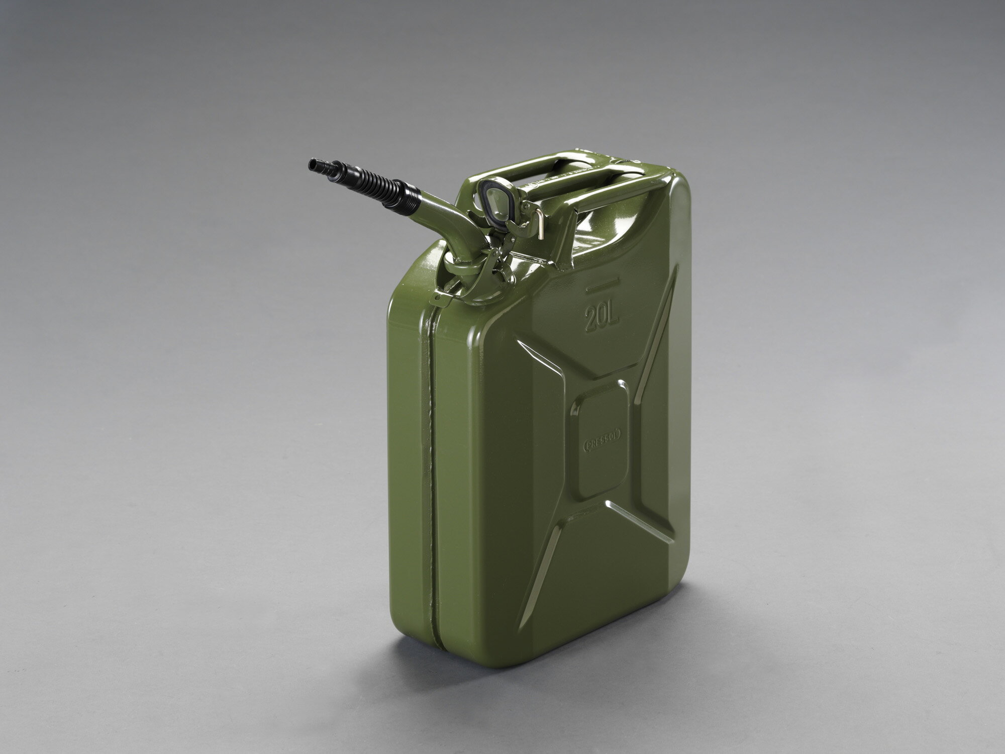 容量：20Lサイズ：345（W）X160（D）X475（H）mm重量：約4.1kgノズルサイズ：φ21X295（L）mm材質：燃料缶：鋼板（ペイント仕上）、ノズル：スチール+樹脂付属品：フレキノズル液体燃料用TUV/UN適合品安全ロック付ノ...