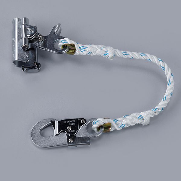 メーカー：藤井電工型番：KS21-1S適用親綱：φ16〜20mm押爪：1本爪用ロープ寸法：φ11×500mm重量(g)：860gロープ1本式傾斜面での墜転落防止用軽作業用入数：1個000012346762楽天 HD店　