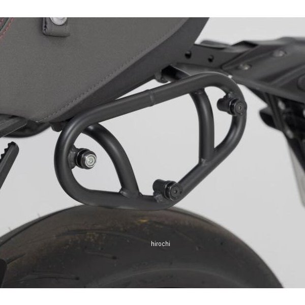 SWモテック SLCサイドキャリア21年- ヤマハ XSR900 RN80カラー:ブラック左側素材：スチール(パウダーコート仕上げ)対応バッグ:LC1/LC2, URBAN ABS, SysBag(アダプタープレート含む)安全にバッグをマウ...