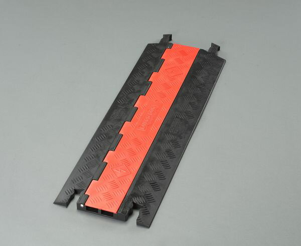 低床タイプで平型ケーブルに最適です。材質：ポリウレタン耐荷重：5.9tチャンネル数：2チャンネルサイズ：38（W）×19（H）mmサイズ：幅：30.3mm、 高さ：31.8mm、 全長：914mm重量：4.1kg適合ケーブル径：φ19mm以...