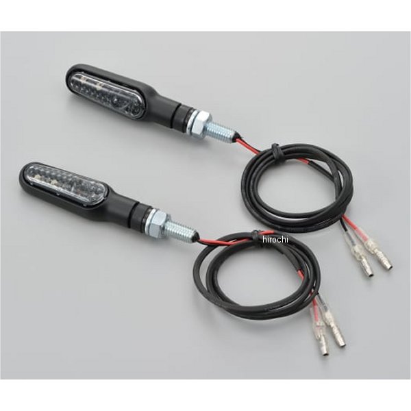 片側3LEDを採用した横長デザインのLEDウインカー。コンパクトなカスタムと十分な視認性を確保します。・LEDウインカー(フロント/リア共通)・ハウジング材質:アルミダイカスト製(塗装仕上げ)・ボディカラー:マットブラック・レンズカラー:ク...