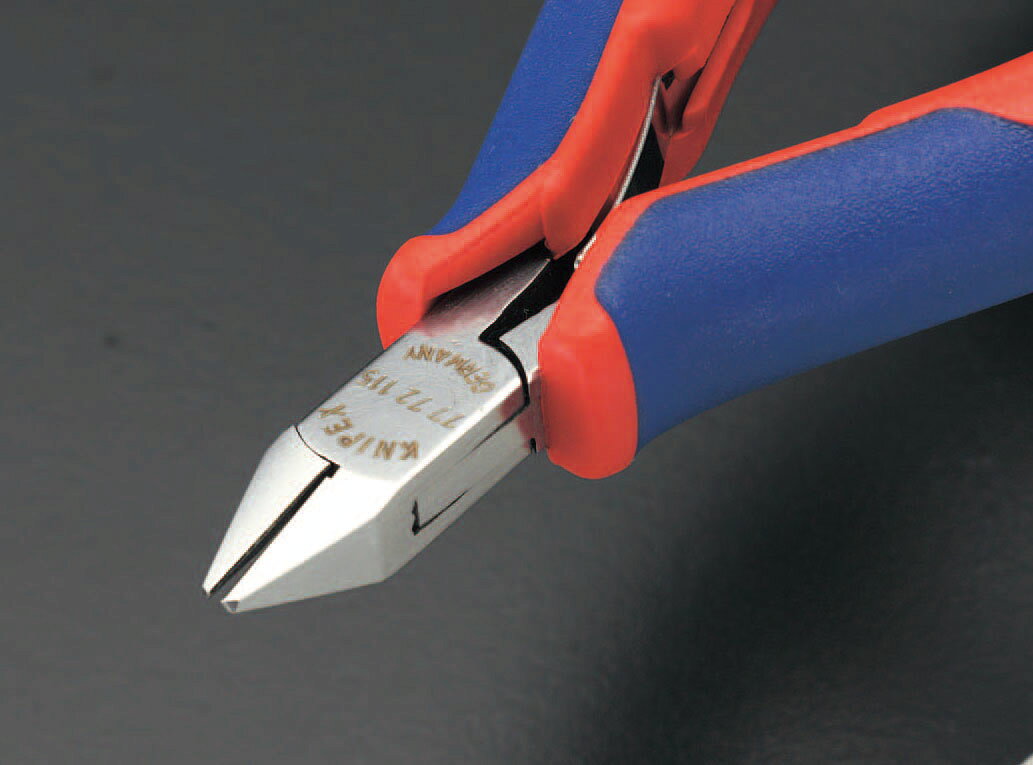 全長：115mmハンドル：コンフォート仕上げ：鏡面磨き刃硬度：HRC62切断能力：軟線：0.3mmから0.8mmテーパー斜刃バネ付000012057565 HD　