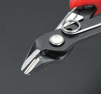 全長：125mmハンドル：コンフォート仕上げ：磨き刃硬度：HRC64切断能力：軟線：0.2mmから1.6mm、中硬線：1.2mm、硬線：0.6mm仕様：ワイヤーホールド付直刃光ファイバーの切断にも最適です。000012011860 HD　