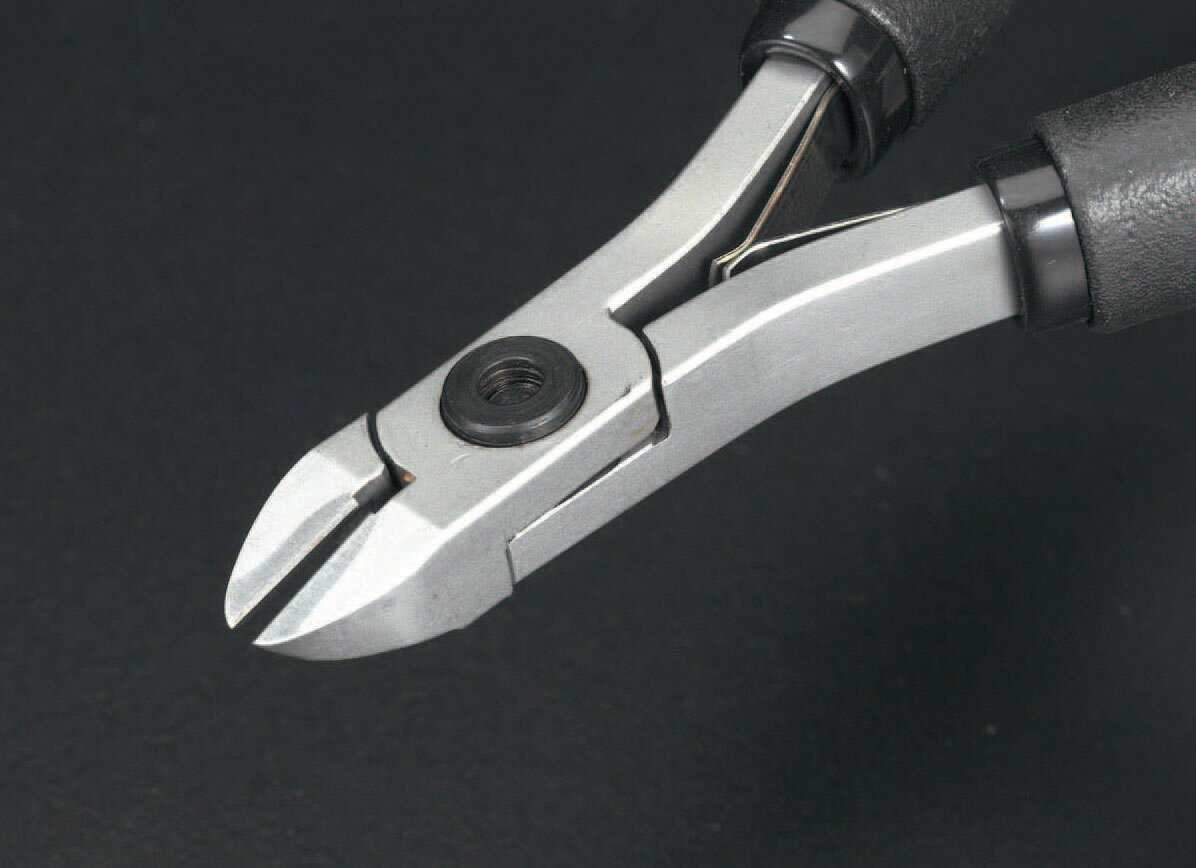 全長：120mm刃硬度：HRC63から65切断刃：セミフラッシュ切断能力(銅線)：0.2から1.5mmラージオーバル000012003089 HD