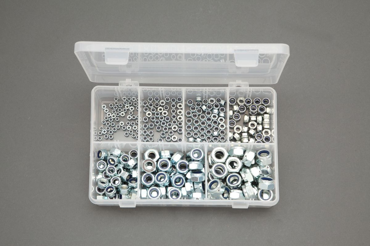 (セット内容)：サイズ(入数)：M3(60)M4(50)M5(50)M6(45)M8(45)M10(35)M12(35)材質：亜鉛メッキ鉄ケースサイズ：218X143X47mm並目ねじ000012247514 HD　