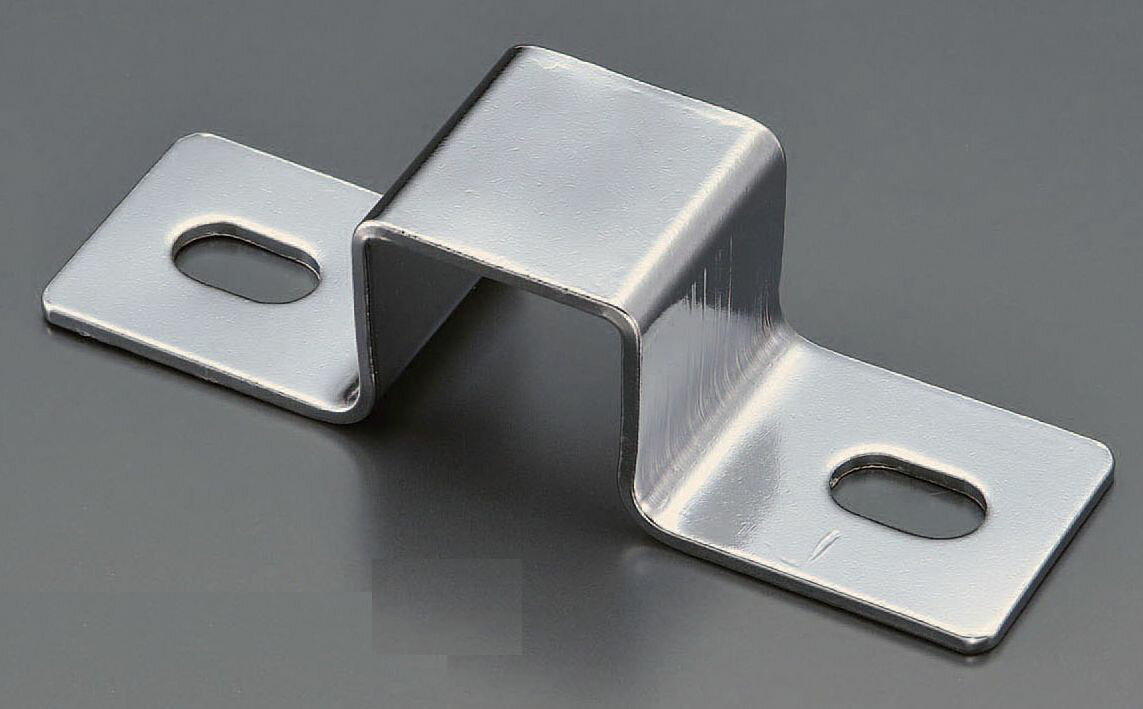 材質：スチール(クロムメッキ)厚み：2.3mm穴サイズ：8.5X15mmサイズ：L1：105mm、L2：27mm、W：30mm重量：約63g(1個あたり)穴数：2入数：1個000012221768 HD　