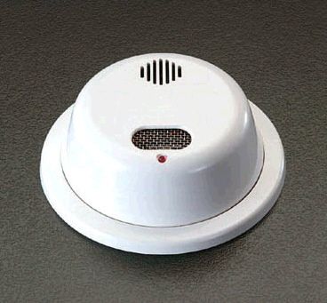 ●検知エリア:10m(約7cmの炎)●指向角:約120°●ブザー音:80dB●電源:単3電池2本(付属)●サイズ:φ120×40mm炎を検知すると内蔵ブザーが鳴動します。000012007441楽天 HD店　