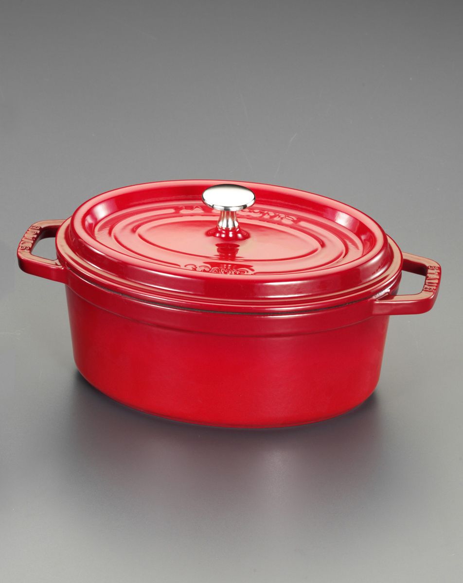 ●直径:230×170mm●深さ:90mm●外寸:283(W)×177(D)×138(H)mm●容量:2.3L●重量:3.3kg●カラー:レッド●材質:本体:鋳鉄(エマイユ加工)、つまみ:ニッケル電磁調理器IH200Vやオーブンにも使えます...