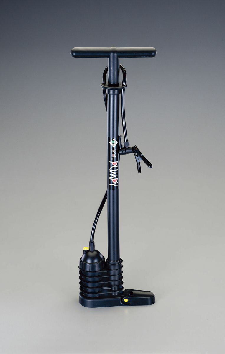 ●サイズ:204×664mm●重量:585g●付属品:自転車用アダプター(英式)小型レジャーアダプター(細・太)ボール用ニードルアダプター●ホース長:700mm●カラー:ブラック従来の約半分の力で、自動車・バイク・自転車に軽々空気入れ可能。...