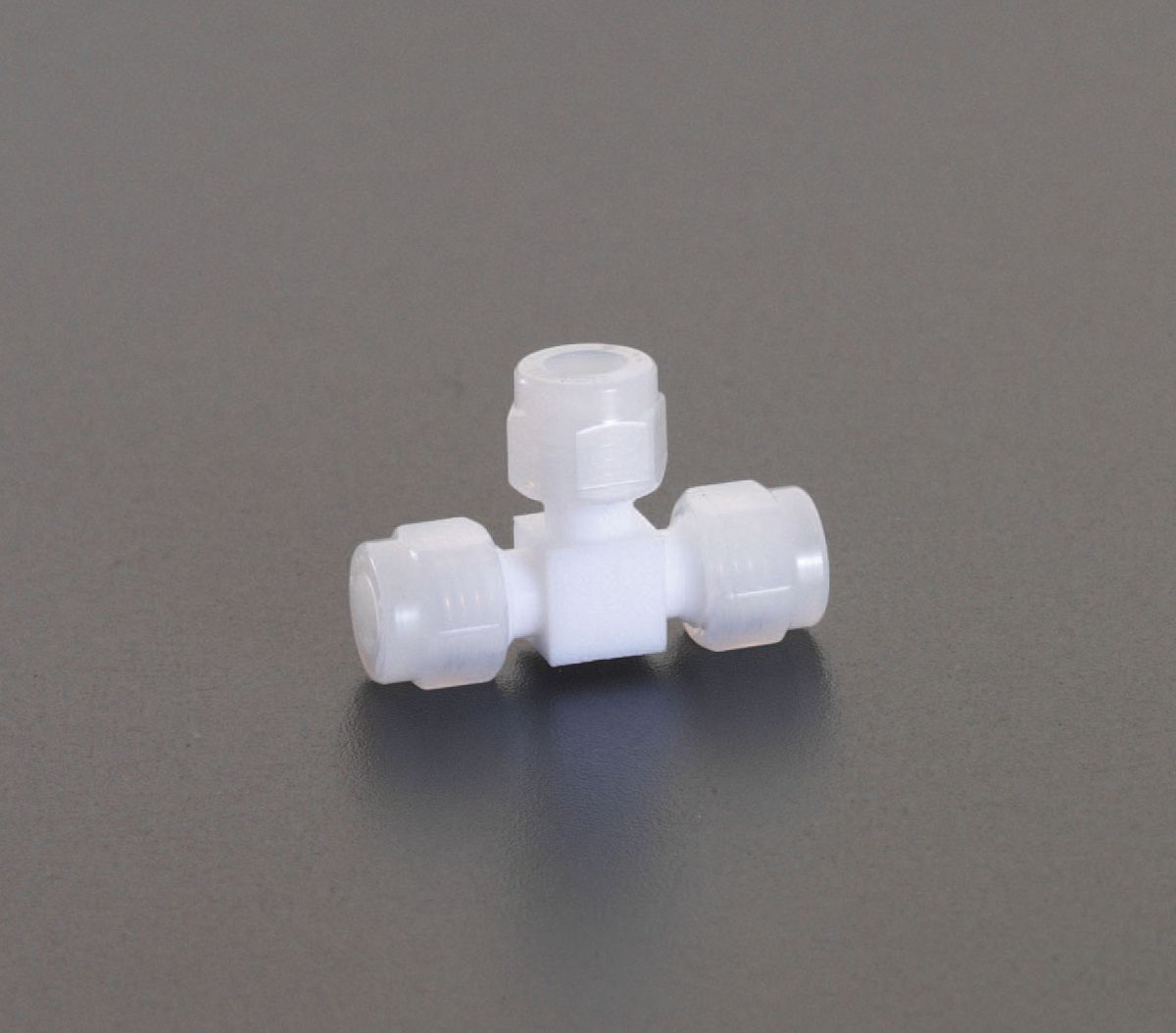 ●チューブサイズ:10mm●最高圧力（23°C時）:0.6MPa●材質:ボディ:フッ素樹脂（PTFE）、ナット:フッ素樹脂（ECTFE）●最高使用温度:100°C●適応チューブ:PFA・PTFEテフロン樹脂チューブ耐薬品性セッティングが簡単...