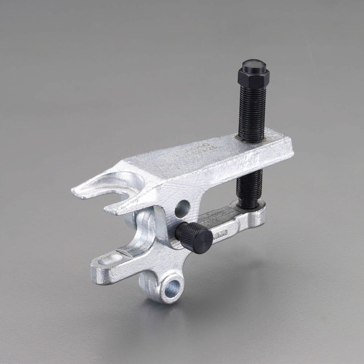 口幅：19mmサイズ：66（W）X164（D）X145（H）mm重量：1.60kg材質：ドイツ鋼製用途：ボールジョイントの取り外しに交点を差し替えることでアゴの間隔を24、30、40、45mmの4サイズに調節できます。00001223730...