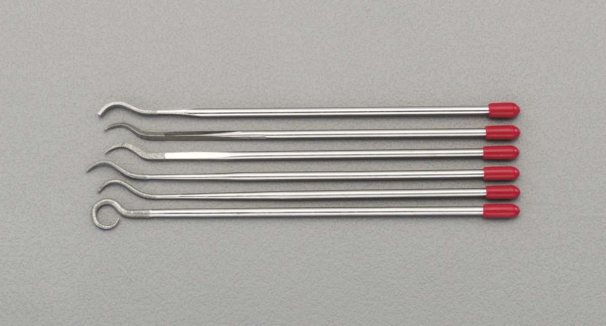 【セット内容】6本組粒度：#200全長：140mm総重量：75gEA521S-6A（平）EA521S-6F（三角）EA521S-6G（角）EA521S-6H（楕円）EA521S-6J（丸）EA521S-6L（ぜんまい）金型などのバリ取りに最...