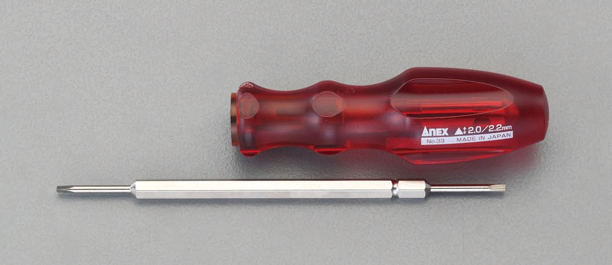 ●六角シャンク…1/4”●セット時全長…190mm●ビット…(△)2.0×(△)2.2mm●ビット全長…150mm●ハンドル長…105mm●重量…94g景品・教材玩具等の三角ネジを回せます。奥まった箇所のネジ回しに最適な段付きタイプ錆に強い...