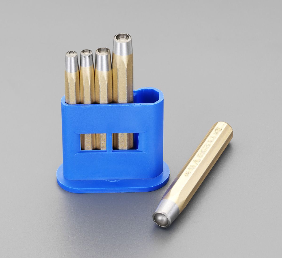 【セット内容】5本組材質：クロムバナジウム鋼リベットサイズ軸径：2mm、リベットサイズ頭径：3.5mm、全長：100mmリベットサイズ軸径：3mm、リベットサイズ頭径：5.2mm、全長：100mmリベットサイズ軸径：4mm、リベットサイズ頭...
