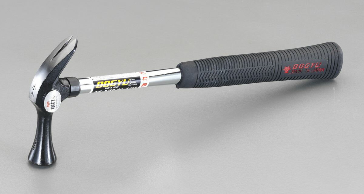 ハンマーヘッド材質：スチール柄材質：スチールパイプグリップ材質：焼付ゴムグリップ打撃面：ギザ付頭径：25mm全長：345mm頭部長：116mm総重量：440g釘ヌキ付グリップは抜けにくく、回らない横打ちできます。000012013243楽天...