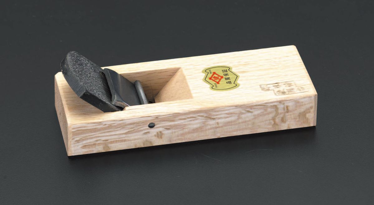 用途：細工用材質：台：カシ、刃：特殊ハガネ刃物鋼形式：平鉋台サイズ：150X55X25mm刃幅：42mm重量：320g000012068422 HD　