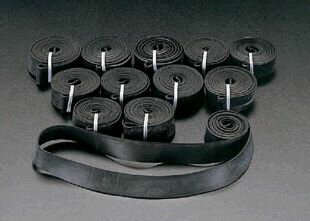 ●材質:タイヤ再生チューブ●サイズ(W×T×折径):22mm×1.5mm×750-900mm●重量:800g（1個）リングタイプ養生シート張り、トラックの幌止めに長さは範囲内のいずれかになるため指定はできません。入数は12本入りになります。...