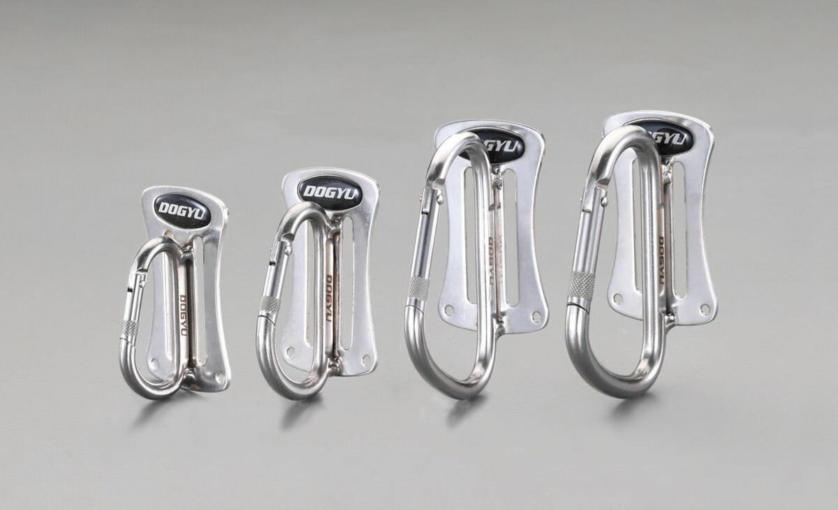 材質:ステンレスステンレス製で錆びにくいです。ベルト通し幅:50mmツールの落下防止に便利なセーフティーループ取付穴付（2か所）サイズ:（幅×奥行×高さ）:52×68×113mm重量:192gカラビナ線径:φ10mm口の開き:39mm000...