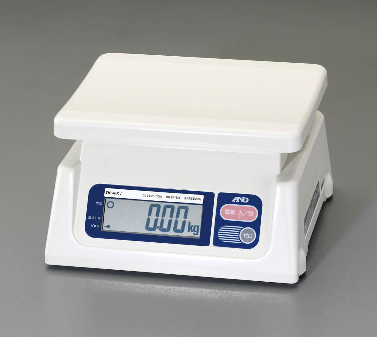 ●秤量…20kg/30kg（自動切換）●最小目盛…20g/50g（自動切換）●載皿サイズ…230(W)×190(D)mm●文字高…25mm●機能…風袋引き、オートパワーオフ●電源…単1電池×6本、またはACアダプター（別売）●電池寿命…約6...