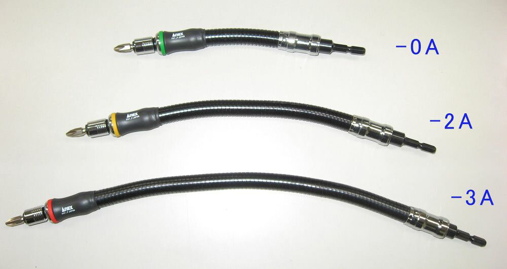 ●六角対辺…6.35mm(1/4”)●全長…300mm●可能曲げ角度…90°以上●付属ビット…(+)2×45mm角・際部分のネジ締め作業に最適です自由自在に曲げられるフレキシブルシャフトビットが落ちないロック式ビットホルダー国内で販売されて...