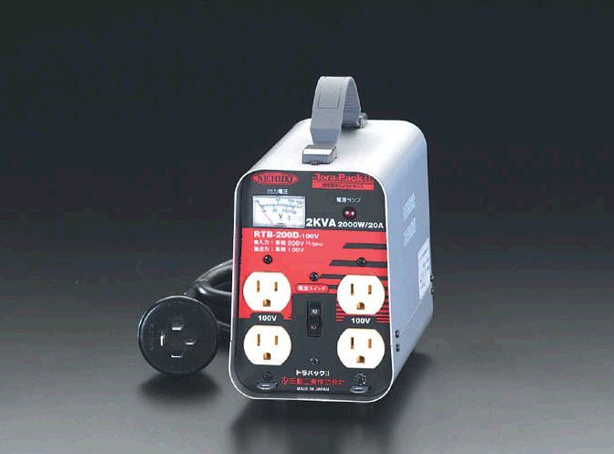 ●容量…2.0kVA●入力電圧…三相200V●出力電圧…単相100V●出力コンセント…4個●サイズ…120×220×185(H)mm●重量…8kg●保護回路…安全ブレーカー降圧専用型000012020109楽天 HD店　