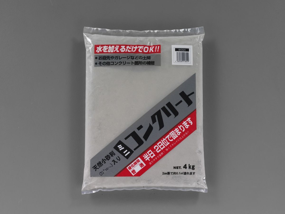 ●内容量:4kg●硬化時間:普通(約半日-2日)●施工面積:320×300mm(約20mm厚)●成分:ポルトラントセメント、川砂利お庭先やガレージなどの土間、その他コンクリート箇所の補修に。天然小砂利（最大粒径約10mm）入りのため、砕石と...