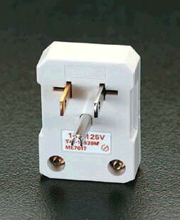 ●定格容量:15A 125V●適用電線:0.75-2mm2●サイズ:38×52×21(D)mm●コード仕様:平形用接地L形プラグRoHS対応品000012008229 HD　