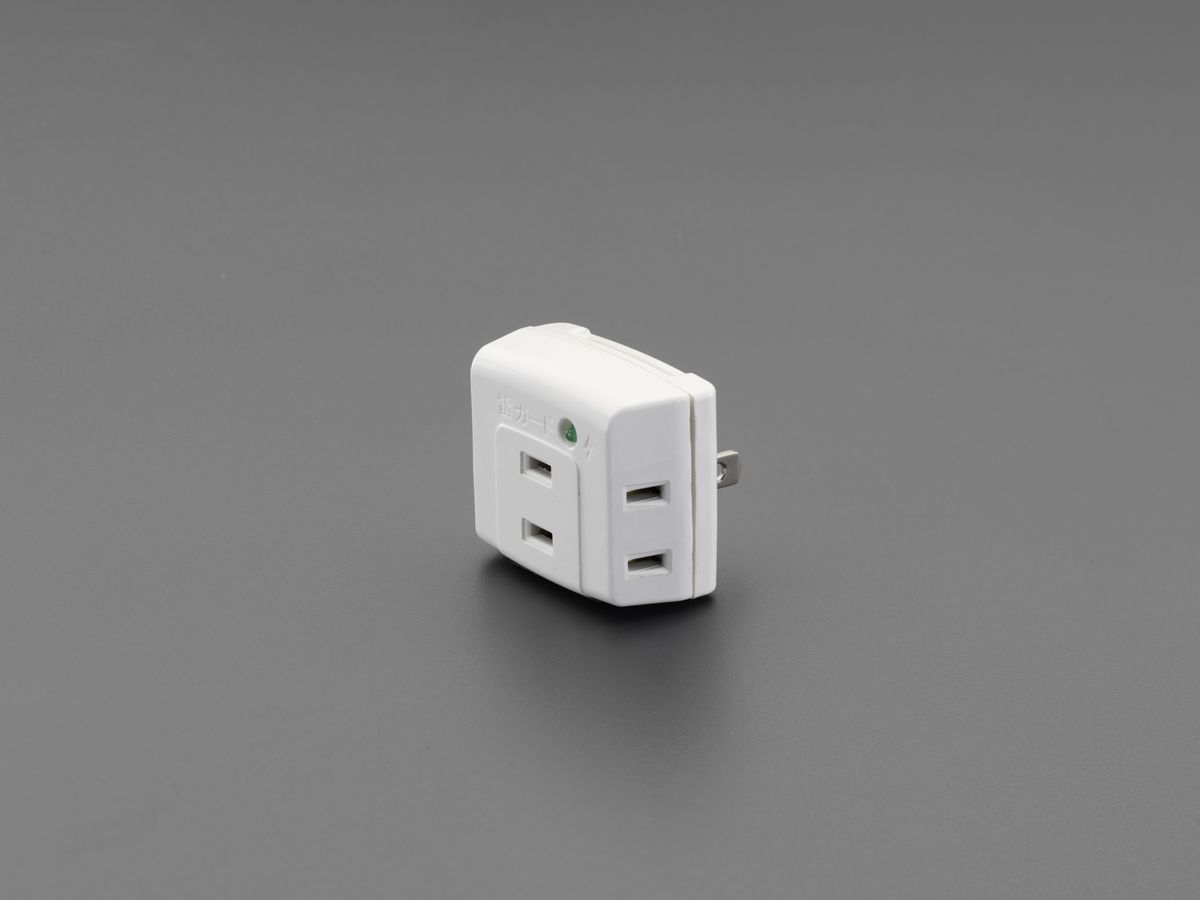 ●差込口:3個●定格:15A・AC125V(1500W)●サイズ:48×38×23mm●重量:47.58g●雷サージ機能:最大サージ電圧:2500V制限電圧:395V電源ラインサージ低減帯電サージ機能が作動中はLEDが点灯します。トラッキン...