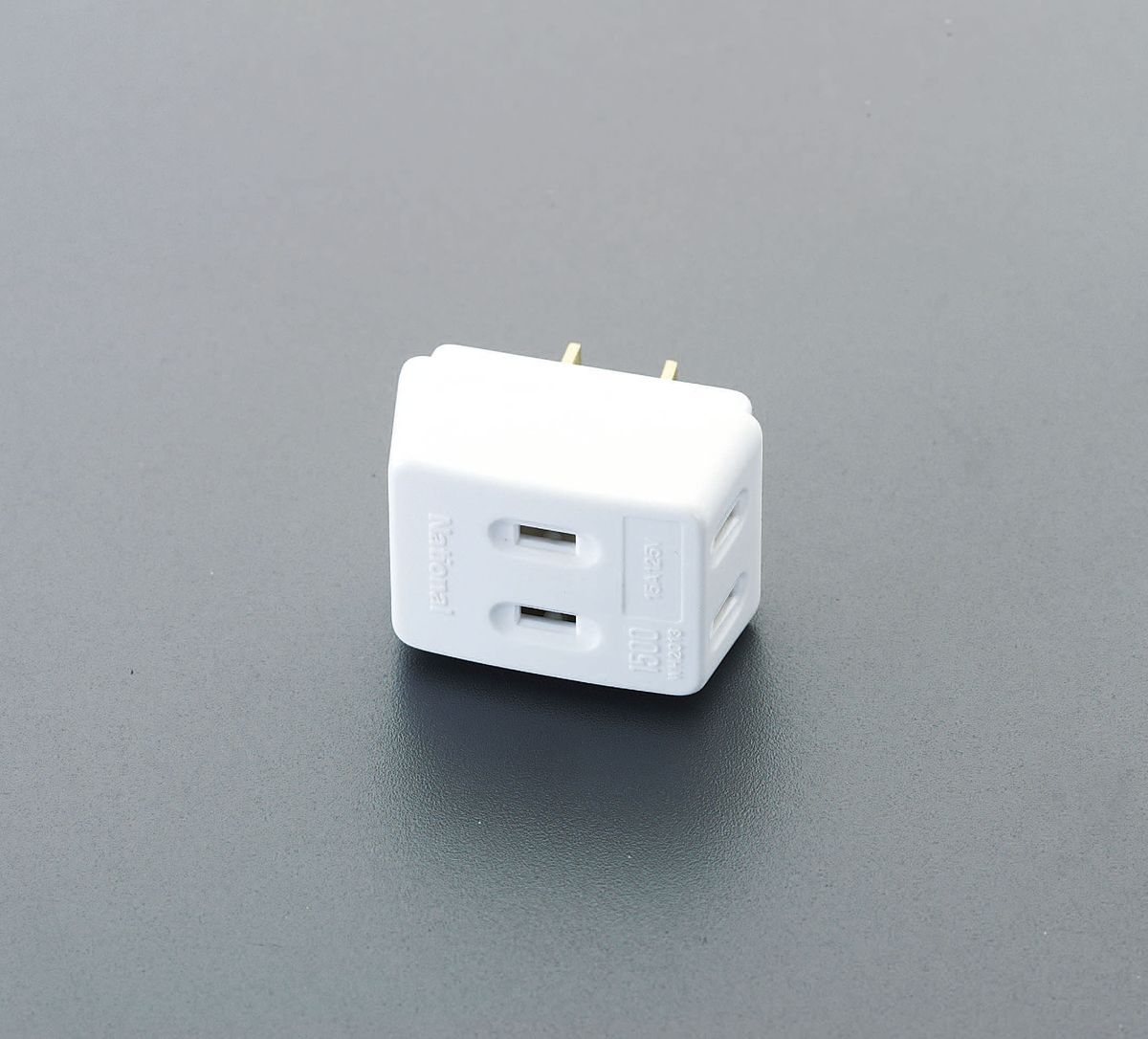 ●定格:15A・125V(1500W)●コンセント:3個●サイズ:45×25×30mm000012216839 HD　