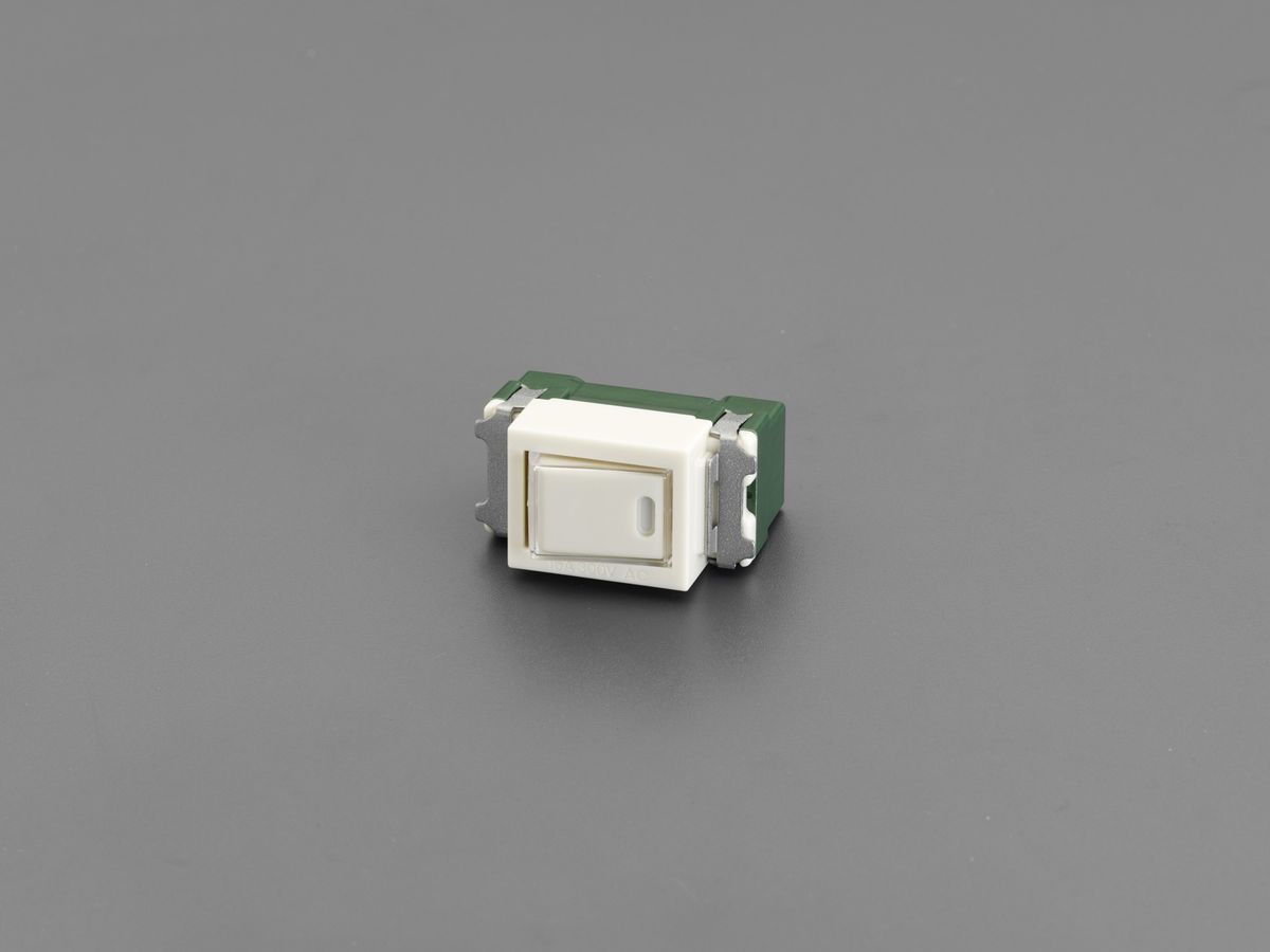 ●定格容量:15A 100V●回路:C（3路）●サイズ:44×22.7×29(H)mmネーム付OFFでスイッチが橙色に光ります000012258025 HD　