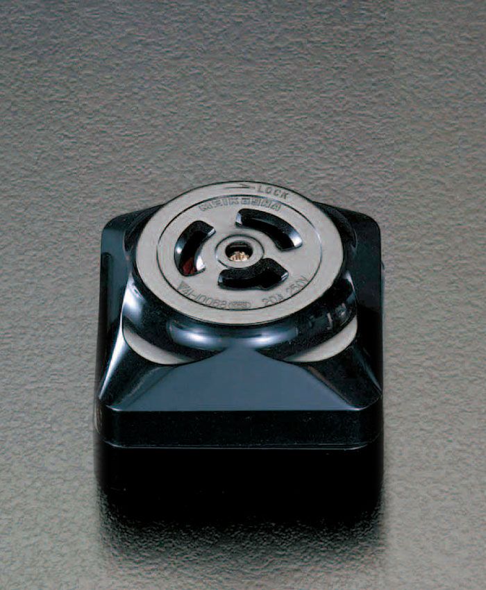 ●定格容量:20A 250V●サイズ:62×62mm露出コンセント3PRoHS対応品000012038582 HD　