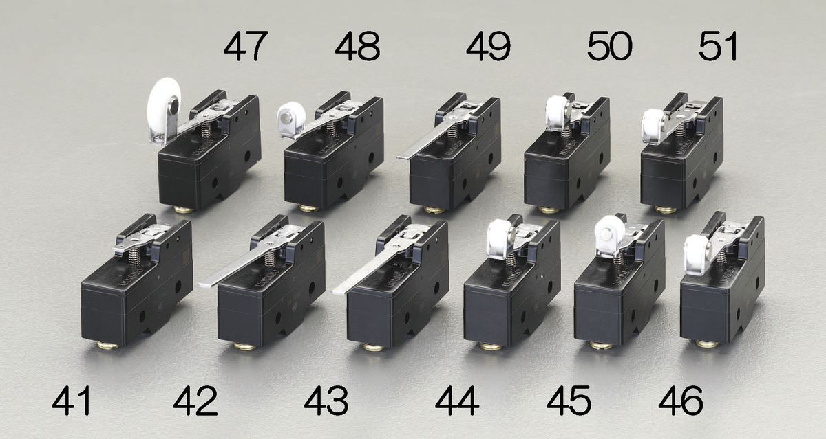 ●接点:1c接点●接点定格:DC:125V/0.5A、AC:250V/15A●仕様:小勢力ヒンジ・レバー形●型式:Z-15GW4-B取付にはM4ねじを用い、平座金などを使用して堅固に取付けて下さい。000012230888 HD　