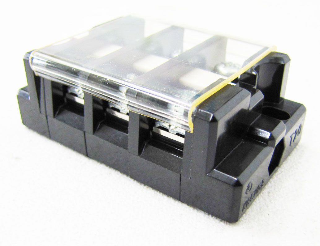 ●型式:T20C●適合電線:3.5mm2●通電電流:30A●絶縁電圧:250V●適合圧着端子:1.25-4・2-4・3.5-4S・5.5-4S●極数:3●サイズ(mm):59×35.5×22カバー付000012038673 HD　
