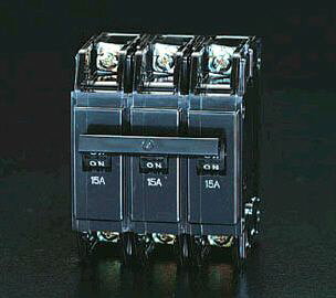 ●定格電流:40A●定格遮断容量:5kA(220V AC)、2.5kA(460V AC)●定格絶縁電圧:AC500/DC125V●サイズ:75×95×77.5mm●定格電流:40A●型式:BH-K3P三菱電機3極000012008620楽天...
