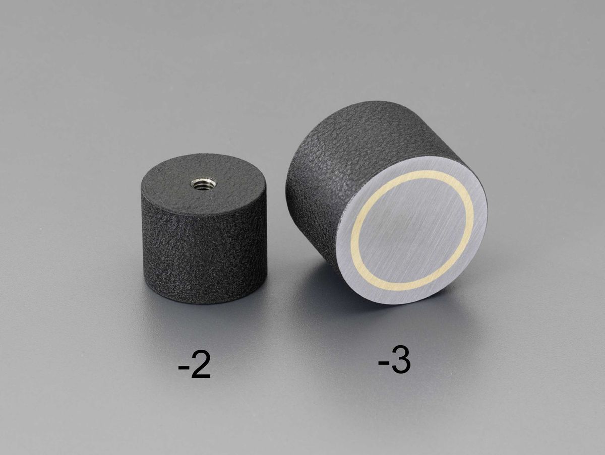 ●使用温度(上限):80°C●吸着力:117.6N(12kgf)●ねじサイズ:M6×1.0●サイズ:φ25×25mm●ねじ深さ:8mm●重量:90gネオジウム磁石黒塗装1個入り000012264106 HD　