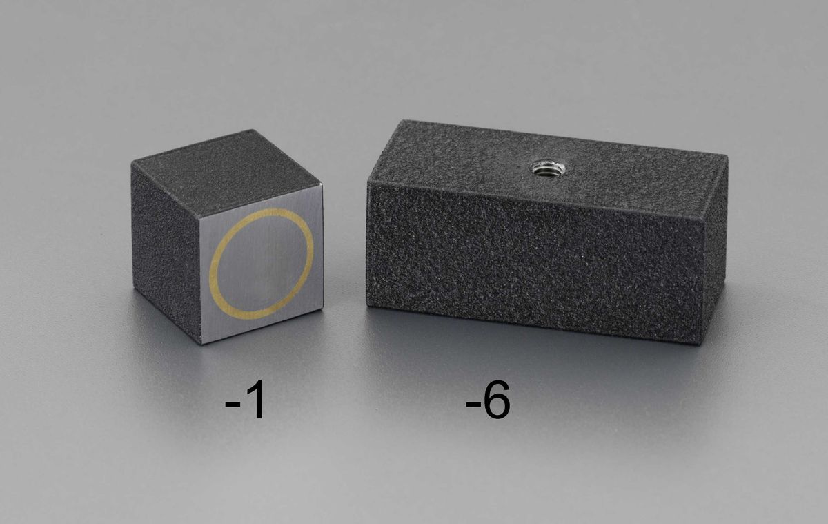 ●使用温度(上限):120°C●吸着力:117.6N(12kgf)●ねじサイズ:M6×1.0●サイズ:25×25×25(H)mm●ねじ深さ:8mm●重量:110gネオジウム磁石黒塗装1個入000012264114 HD　