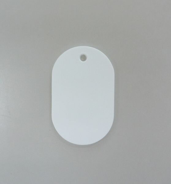 厚み：2mm穴径：4mm材質：エコユニボード(再生ポリプロピレン)サイズ(タテ×ヨコ)：60×38mm穴数：1入数：5枚文字の書き込みやステッカーなどの貼り付けに。EA956V-113楽天 HD店　