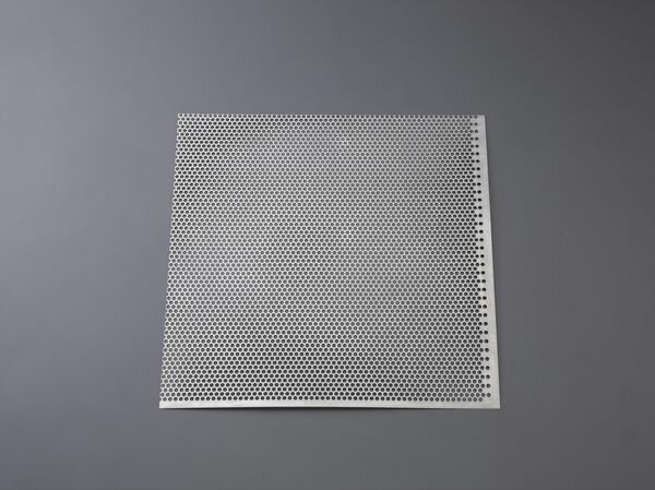 材質：ステンレス(SUS304)サイズ(mm)：500×500穴径：6mmピッチ：8mm厚み(mm)：0.5EA952B-105楽天 HD店　