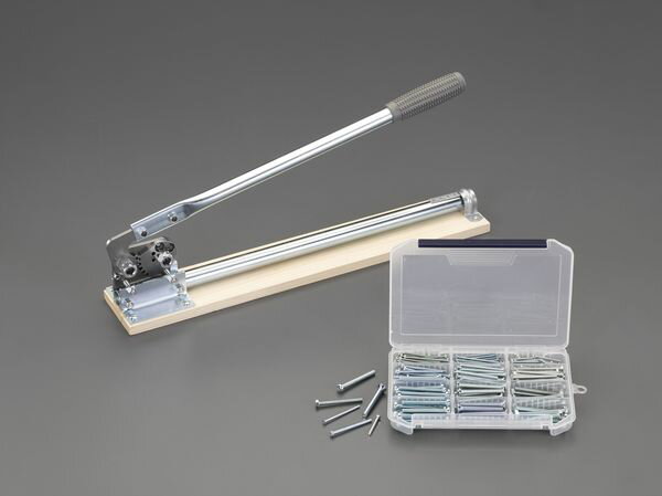 本体材質:スチール切断能力:M3・M4・M5・M6全長(mm):500重量(kg):1.26小ねじをお好みの首下長でカットして、現場に合わせて対応できます。ナベねじ・皿ねじ・六角ボルト付切断後も面取り不要でナットがスムーズに入ります。EA5...