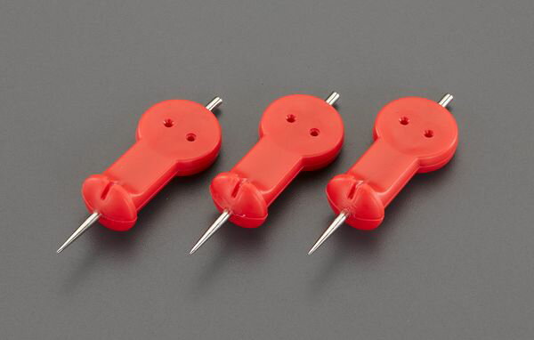 サイズ：20(W)×15(D)×58(H)mm適合商品：自動巻取式以外の墨つぼ全般、チョークライン、白糸巻★貫通針なので叩いて打てます。針が丈夫で、繰り返し何度も使えます。バラけず、なくしにくいランナー式糸の結束が簡単3個1セットEA581...