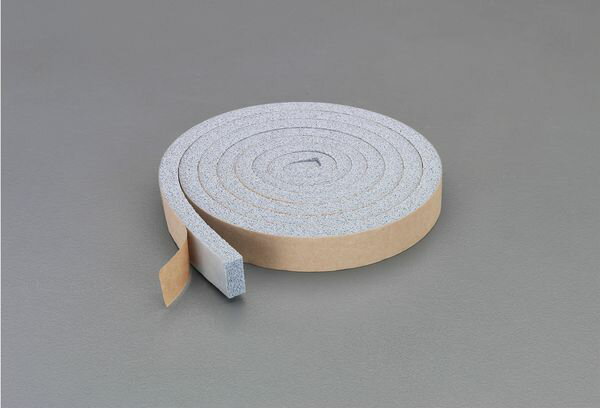 全長：2m厚さ：5mm幅：10mm耐熱温度：100℃材質：EPDM発泡体色：灰用途事例：土木建築分野：シール材、止水材スリップ止めダクト・内装用床下断熱半導体生産装置関連鉄道車両、自動車シール材食品衛生法適合※酸性食品に使用する以外の用途(...