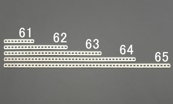 穴径：4.2×6.8mm 材質：ステンレス(SUS430)サイズ：全長：304mm幅：15mm厚み：1mm穴数：29★折り曲げての使用が可能です。EA951EA-63楽天 HD店　