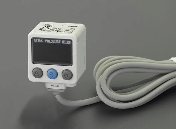 取付ねじ：R1/4（M5めねじ付）使用流体：空気周囲温度：0〜50℃電源：DC12〜24V±10%表示：3桁7セグメントRoHS対応品設定圧力：-0.105〜1.1MPa定格圧力：-0.1〜1.0MPa型式：ISE80-02-N-M0000...