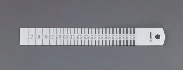 サイズ：20（W）×0.3（D）×165（H）mm樹脂製なのでしなりやすく、クラックが測りやすいです。半透明なので、クラックを見ながら写真撮影が可能。測定範囲：0.10〜2.20mm000012291488楽天 HD店　