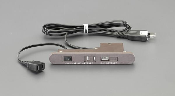 定格：プラグ：15A　125V（1400W） USBポート：DC5V2Aプラグ：2P（スイング式）スイッチ連動メスプラグ付サイズ：24×172×56.8mmコンセント：2P×1口ポート：1ポートコード長：1.5m000012291945楽天...